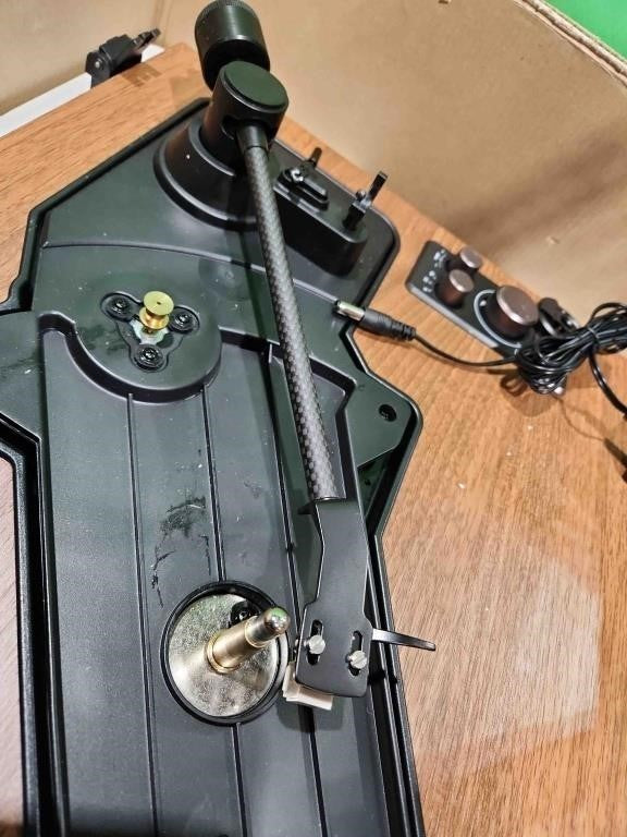Syitren Paron Record Player Vintage Turntable